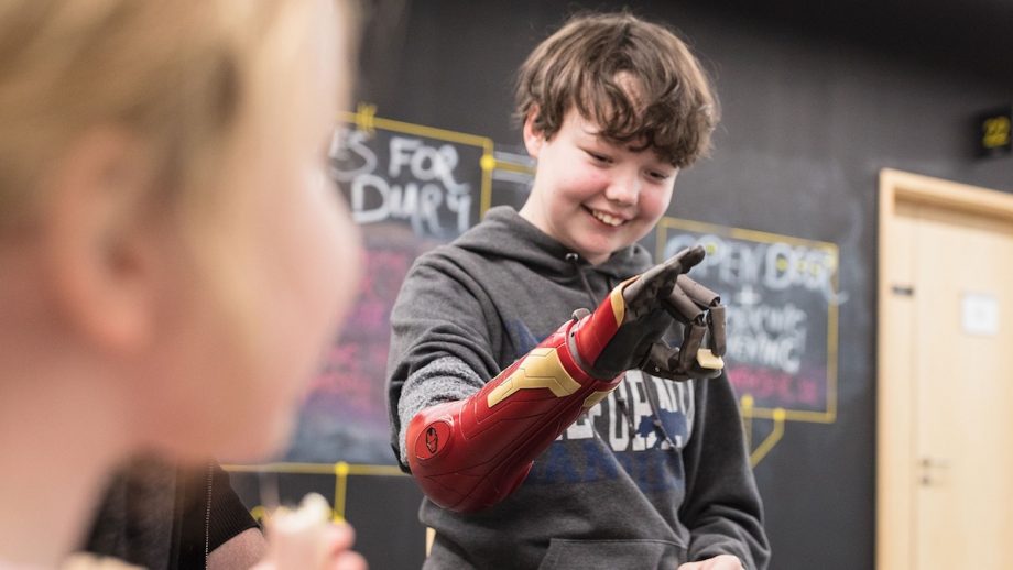 Amazing Company Gives Young STAR WARS Fan a BB-8 Decorated Bionic Arm ...