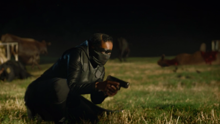 WATCHMEN Director on the Pilot's Most Unusual Action Scene - Nerdist