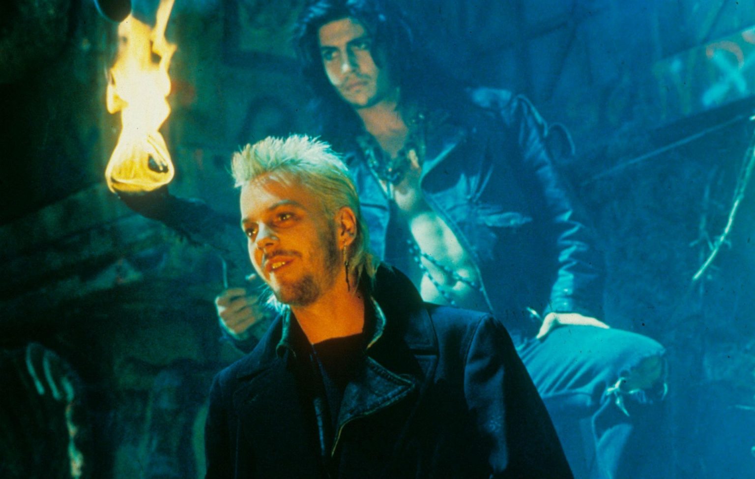 How THE LOST BOYS Created the Teen Vampire Genre - Nerdist