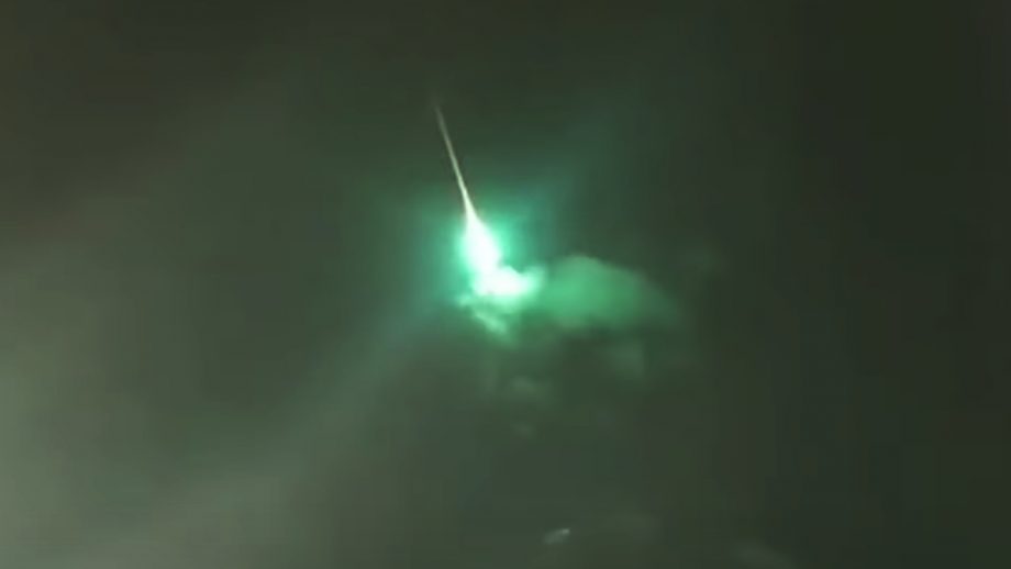 Mysterious Green 'Fireball' Seen Flying Over Australia - Nerdist