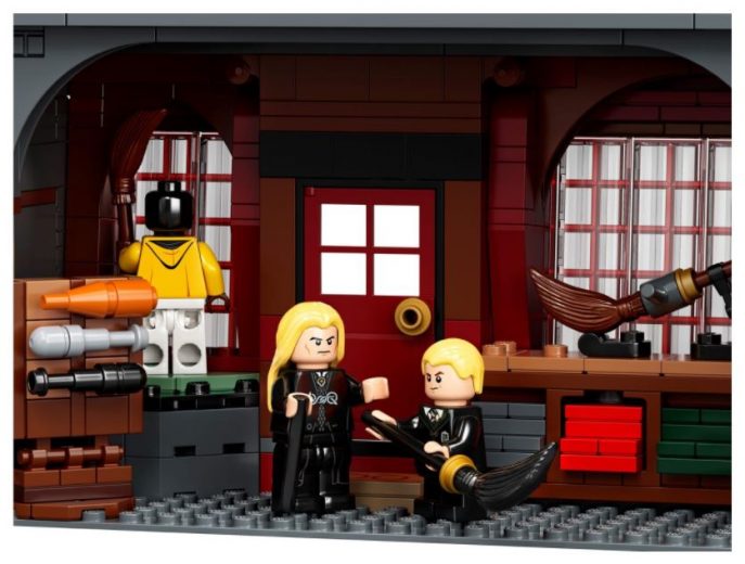 Massive LEGO Set Brings HARRY POTTER's Diagon Alley to Life - Nerdist
