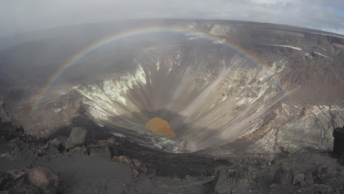 Scientists Monitoring 185°F Volcanic Lake for Steam Explosions - Nerdist