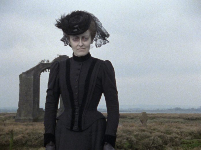 THE WOMAN IN BLACK TV Movie Might be the Scariest Ghost Story Ever ...