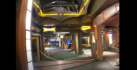 Rare Video Shows Building of STAR TREK: The Experience - Nerdist