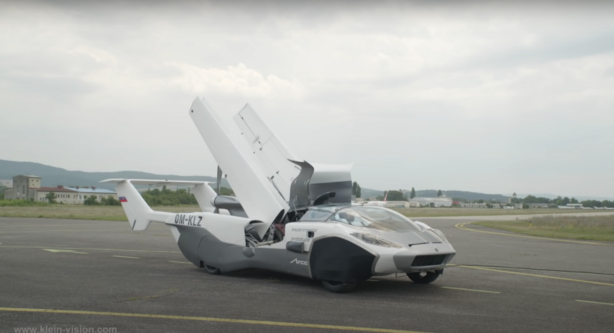 See This Flying Car Take Its Very First Flight - Nerdist