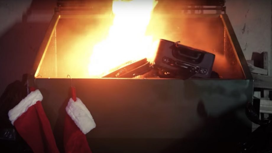 Christmas 2020 Gets an Hour-Long Dumpster Fire Yule Log - Nerdist