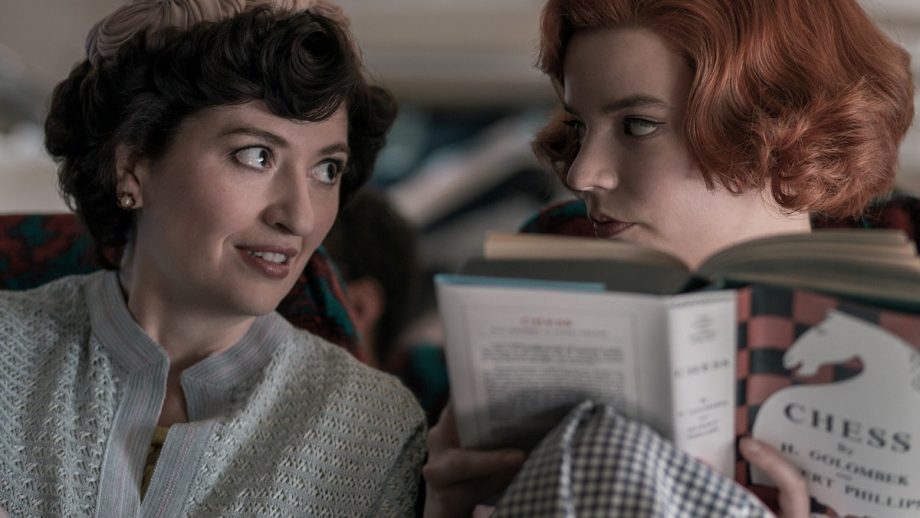 Why THE QUEEN'S GAMBIT's Alma Is an Important Mother Figure - Nerdist