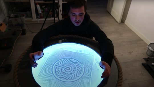 Kinetic Art Table Creates and Erases Endless Zen Patterns - Nerdist
