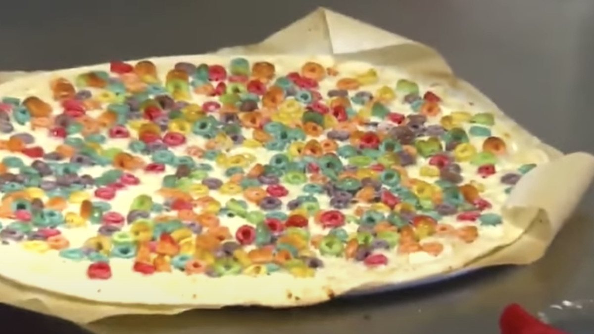 No One Asked For A Froot Loops Pizza But Here We Are Nerdist No One Asked For A Froot Loops Pizza But Here We Are Nerdist