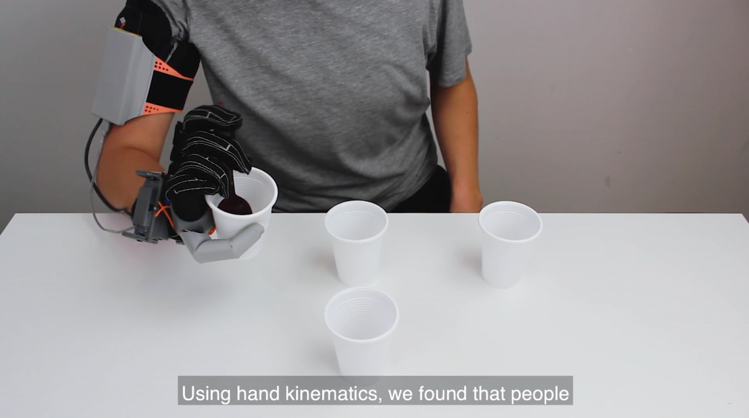 Robotic Thumb Is an Extra Appendage That Rewires Users' Brains - Nerdist