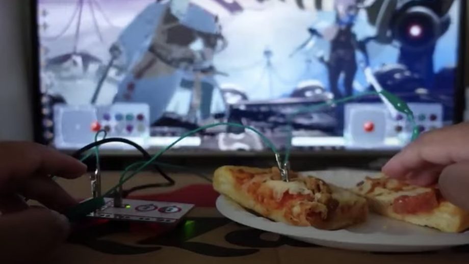 Gamer Uses Controller Made of Pizza to Beat DARK SOULS - Nerdist