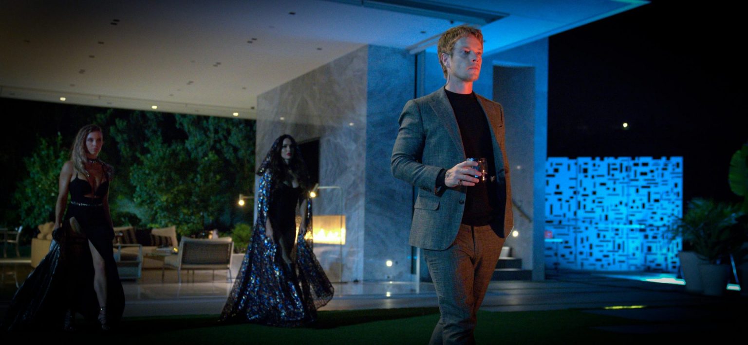 Vampires Go Party Hopping in Netflix's NIGHT TEETH - Nerdist