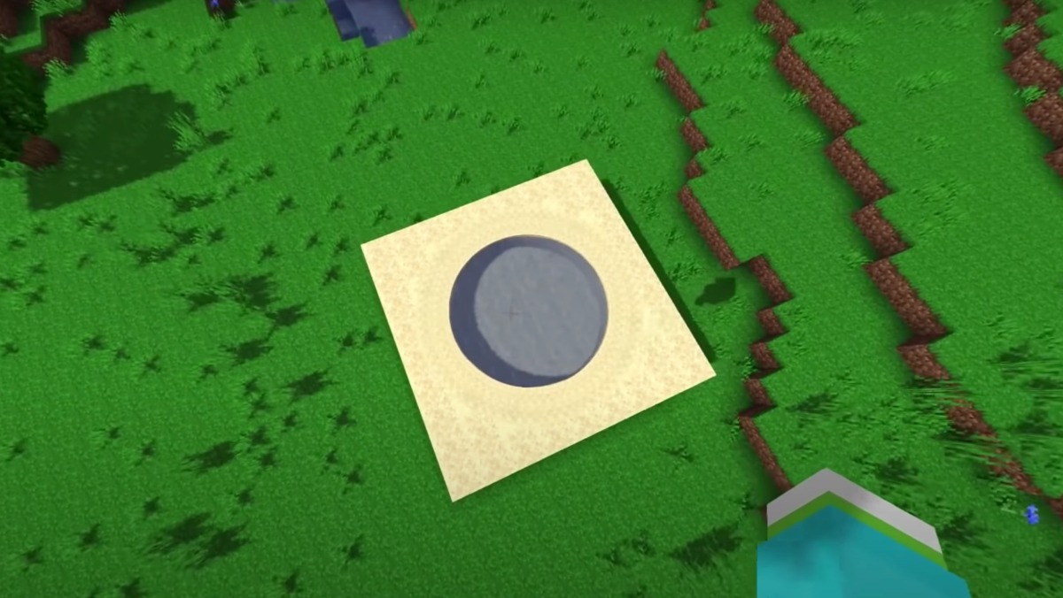 This Person Did The Impossible And Built A MINECRAFT Circle Nerdist