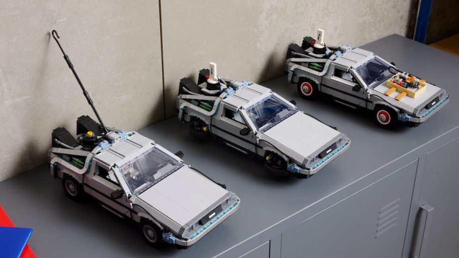 BACK TO THE FUTURE DeLorean LEGO Set Includes All Three Film Versions ...