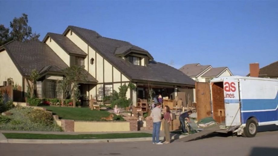 How PG-Rated POLTERGEIST Was a Generation's Gateway into Horror - Nerdist