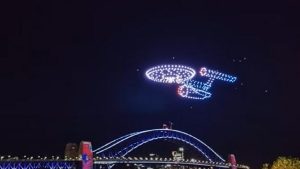 STAR TREK, TOP GUN, and More Shine in Epic Paramount+ Drone Show - Nerdist