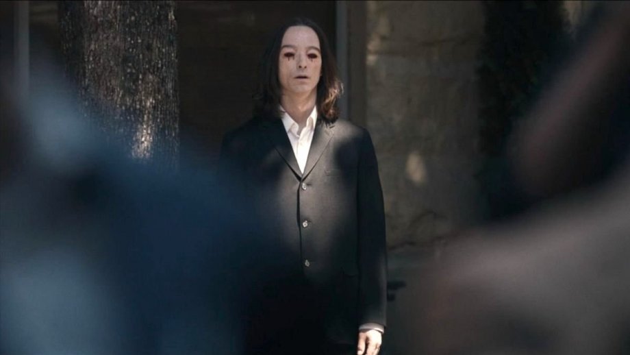 Who Is the Man with No Eyes on YELLOWJACKETS? - Nerdist