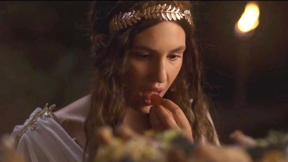 Who Is the Antler Queen at the End of YELLOWJACKETS Season 2? - Nerdist