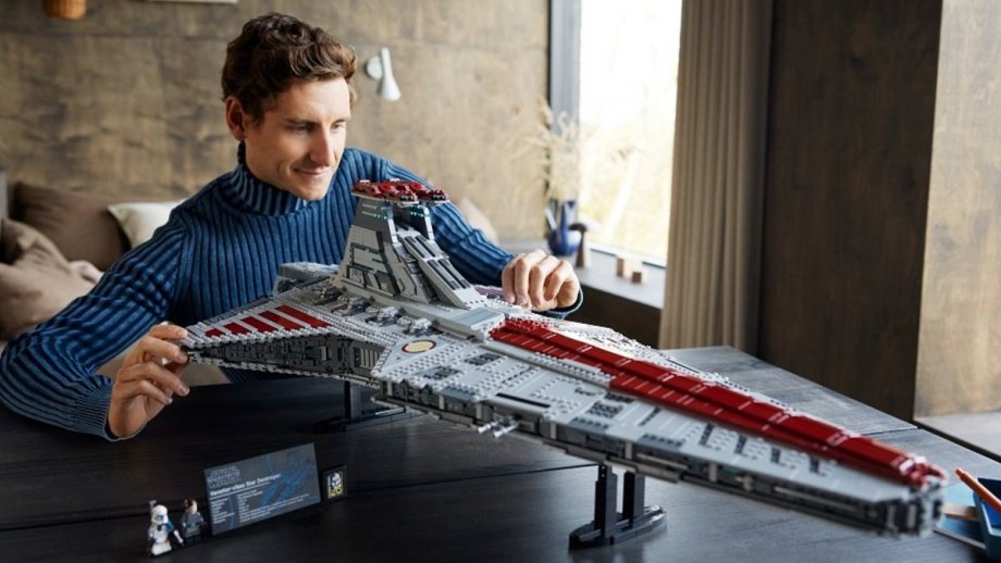 New LEGO STAR WARS Republic Attack Cruiser Set Celebrates 20 Years of ...