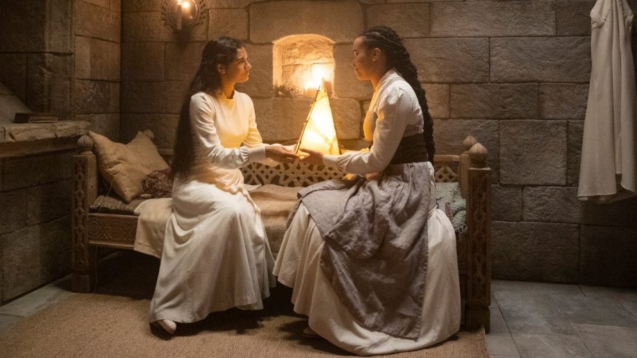 THE WHEEL OF TIME’s Madeleine Madden, Zoë Robins, and Ceara Coveney on ...
