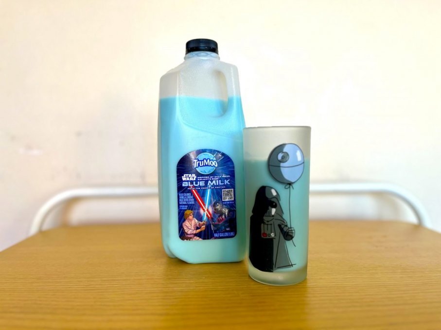 What Does STAR WARS Blue Milk Taste Like? A Review of the Galactic ...