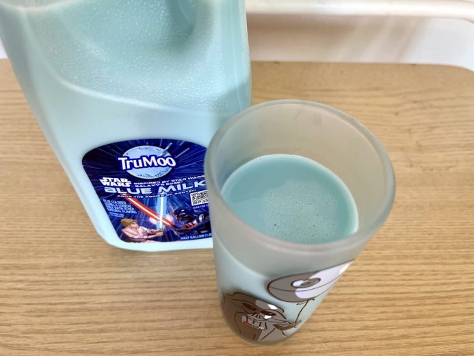 What Does STAR WARS Blue Milk Taste Like? A Review of the Galactic ...