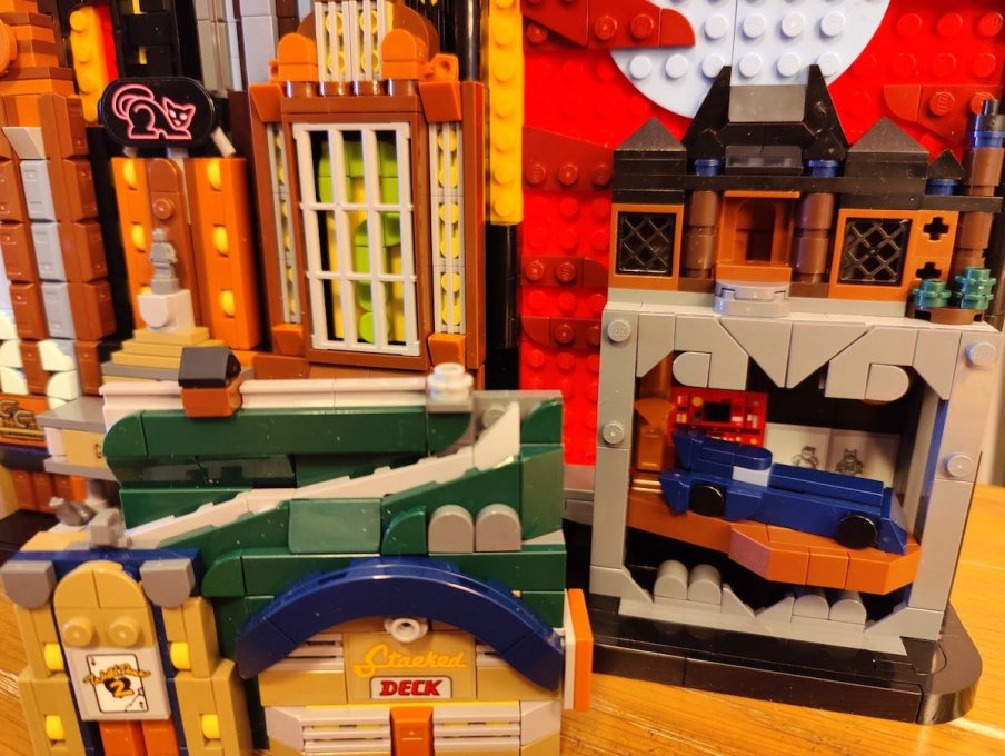 LEGO's Challenging Gotham City Set Is a Gorgeous Tribute to BATMAN: THE ...