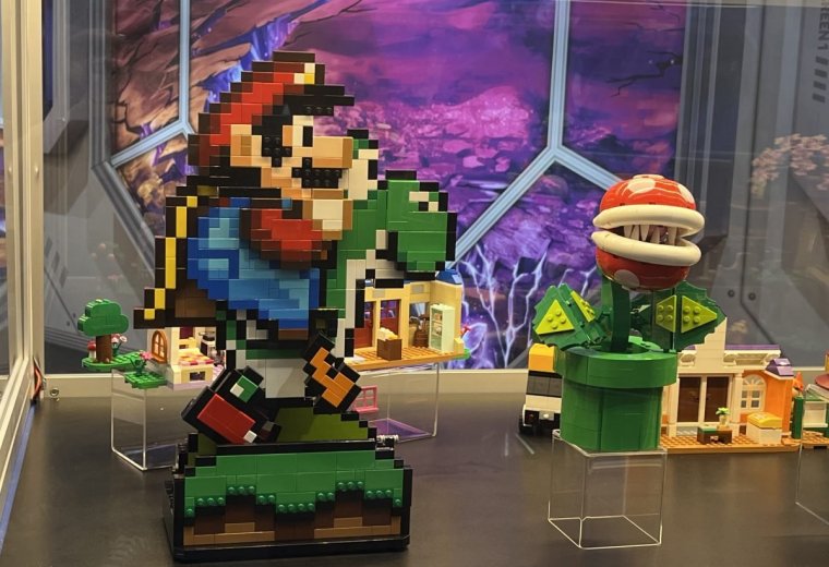 New SUPER MARIO WORLD: Mario & Yoshi LEGO Set Is a Nostalgic 2D Build ...