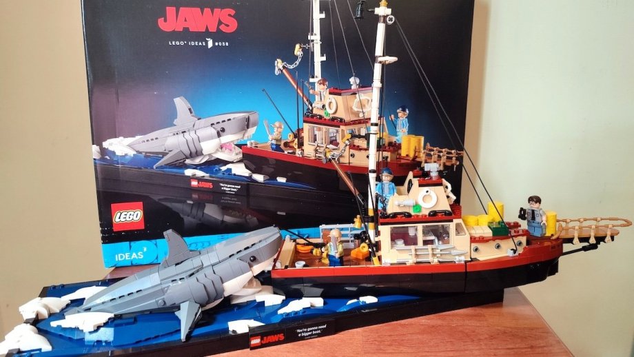 LEGO's JAWS Set Is a Challenging Build That Immerses You in Plastic ...