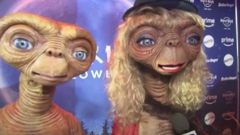 Heidi Klum's Elaborate E.T. Costume Wins Halloween 2024 - Nerdist