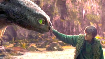 Live-Action HOW TO TRAIN YOUR DRAGON Introduces Toothless in First ...